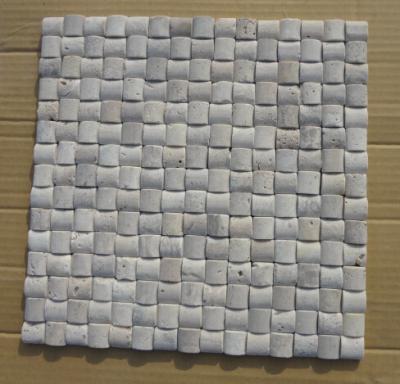 Mosaïque blanche de travertin de la Chine de mosaïque en pierre naturelle avec la surface convexe pour la décoration de mur