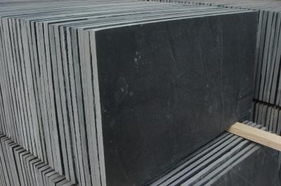 Chine Carrelages noirs chinois d'ardoise de charbon de bois des machines à paver 30x60cm 60x60cm d'ardoise de fissure naturelle à vendre