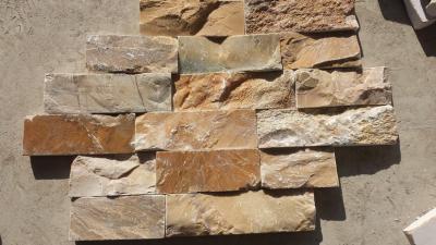 Chine Pierre angulaire de quartzite de gisement de pierre de quartzite de pierre de quartzite naturelle jaune de revêtement à vendre