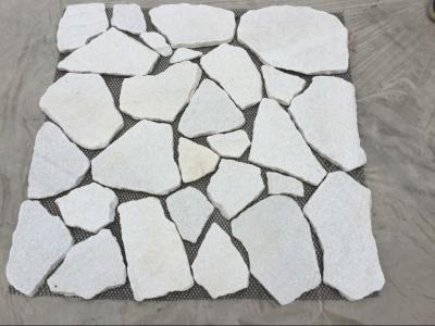 China Losa al azar de la cuarcita blanca como la nieve, losa irregular, pared de la losa, ajardinando la piedra en venta