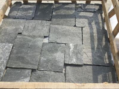 China La cuarcita negra teja la cuarcita natural L piedra de la esquina del revestimiento de la pared de piedra de la cuarcita en venta