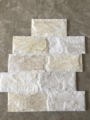 Chine Le champignon blanc cassé de quartzite lapide la tuile en pierre de mur en pierre de revêtement de quartzite aménageant des pierres en parc à vendre