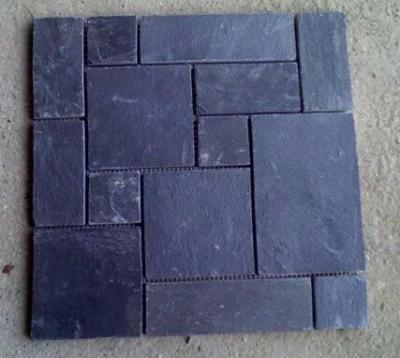 China Piedra de pavimentación natural de la pizarra de la pizarra de la losa del patio del carbón de leña de la pizarra de la losa de la estera negra del mosaico en venta