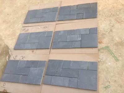 China Piedra de pavimentación natural de la pizarra de la cara del negro de la pizarra de la losa de las pavimentadoras de piedra rajadas partidas del patio para el piso en venta
