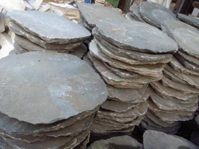 Chine Extérieur naturel rond gris de pavé de pierres de progression de jardin d'ardoise aménageant les machines à paver en parc en pierre à vendre