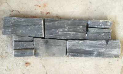 China Revestimiento de la piedra de la pizarra Z del carbón de leña con la parte posterior del alambre de acero, el panel de piedra apilado pizarra del negro de carbono en venta