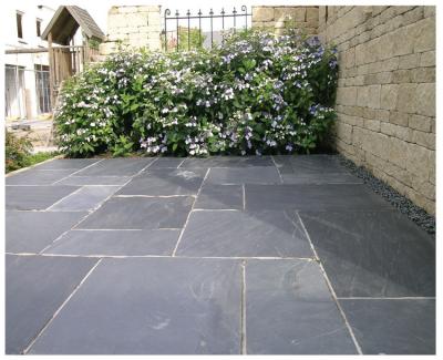 China El patio negro chino de la piedra de pavimentación de las pavimentadoras de la calzada de la pizarra empiedra la piedra de la pizarra para la calzada en venta