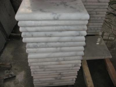 Chine Pierre de faire face de marbre de mur, chapeau de marbre blanc de pilier de Guangxi, Finials de marbre de la Chine Carrare, dessus de colonne à vendre