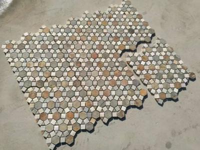 Chine Mosaïque multicolore d'ardoise, modèle de mosaïque en pierre naturel, tuiles de mur de mosaïque d'ardoise, mosaïque en pierre intérieure à vendre