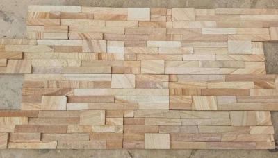 China Gelbe hölzerne Sandstein-Wand-Umhüllung, färben Staplungsstein, Sandstein Ledgestone, Steinfurnier-blatt gelb zu verkaufen