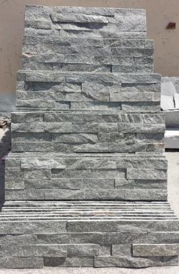 China Chapa de piedra fina de la cuarcita verde, revestimiento natural de la piedra de Z, piedra de la cultura de la cuarcita para la decoración de la pared en venta