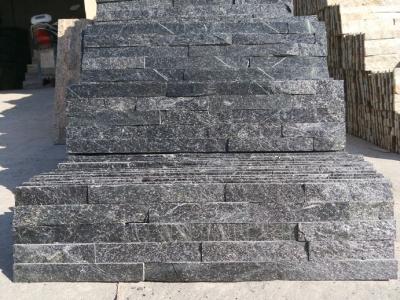 China Piedra negra de la cultura de la cuarcita, chapa partida de la piedra de la cara, revestimiento de piedra de la cuarcita, piedra natural de Stakced en venta