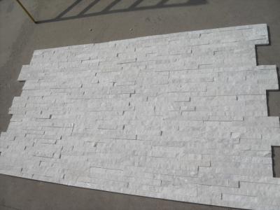 China Chapa de piedra fina de la cuarcita blanca estupenda, piedra apilada blanca como la nieve, los paneles de la piedra de Zclad de la cuarcita, revestimiento de piedra en venta