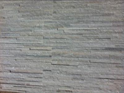 China Forma poner crema Ledgestone, mini piedra apilada de la cuarcita blanca de marfil, chapa de piedra fina blanca, los paneles de piedra de la cascada de la cuarcita en venta