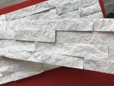 China Weißer Sandstein Ledgestone, weißer Kultur-Stein, Staplungssteinplatten, Steinumhüllung zu verkaufen