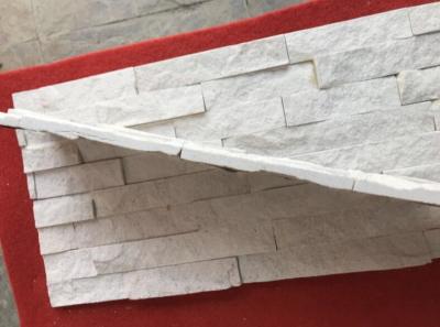 China Weißer Sandstein Ledgestone, weißer Kultur-Stein, Staplungssteinplatten, Steinumhüllung zu verkaufen