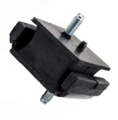 Cina 12361-17020 Front Right Engine Mount For TOYOTA LANDCRUISER 2005-2009 in vendita