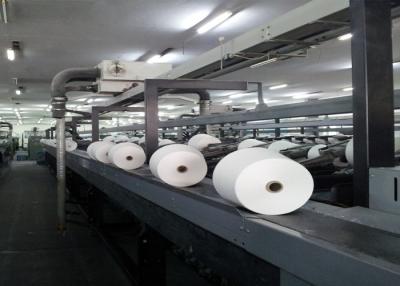 China Polyester gesponnene Jungfrau des Garn-30s weiß, gesponnenes Polyesternähgarn für das Stricken/spinnend zu verkaufen
