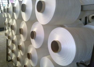 Chine Le fil 100% 75D/36F l'écart-type RW NIM du polyester DTY de catégorie d'aa a tordu sur le cône pour le tissage à vendre