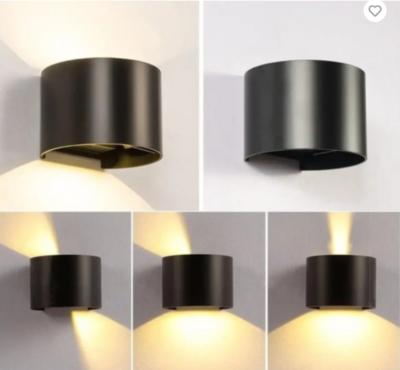 China Lâmpadas de parede LED de dois lados Lâmpadas de parede de exterior preto / cinza impermeáveis Modernos minimalistas à venda