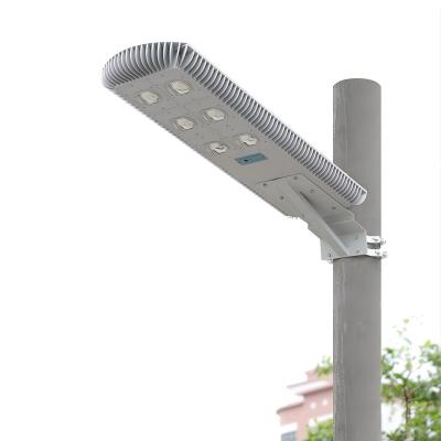 China 600W Solar Street Light with IP65 Waterproof and 3800lm Brightness LED Solar Parking Lot Light for sale