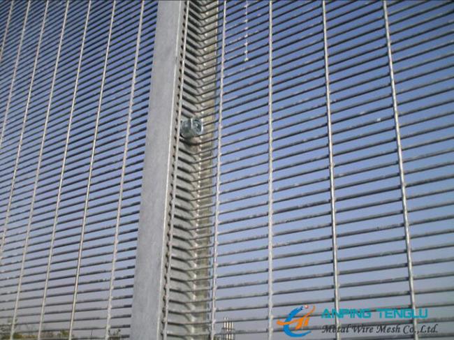 Mesh Used saldato per l'anti barriera di sicurezza With SS304/PVC (polvere) di salita ricoperto
