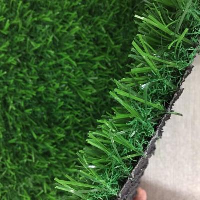 Cina Prato inglese artificiale resistente uv del tappeto erboso per l'asilo domestico in vendita