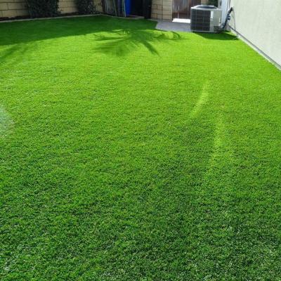 Cina Tappeto erboso sintetico falso tricolore per il campo da giuoco all'aperto in vendita