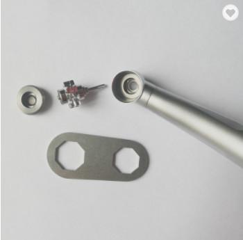 Cina Pulsante ad alta velocità Chuck Type dei fori tripli LED Airotor Handpiece dello spruzzo 4 in vendita