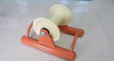 China Cable pulley with bracket for sale