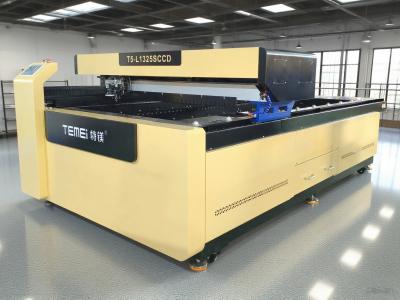 China Máquina de corte por láser CNC de grado profesional con motor servo y mesa de cuchillas en venta