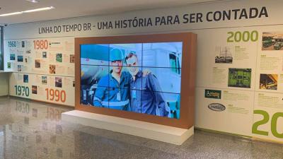 중국 LG 55는 1920*1080 3.5 밀리미터 베젤 Lcd 디지털 신호로 조금씩 움직입니다 판매용