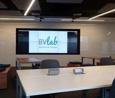 China 280W 55" parede video 500cd/m2 do LCD da moldura de 4X4 0.88mm à venda