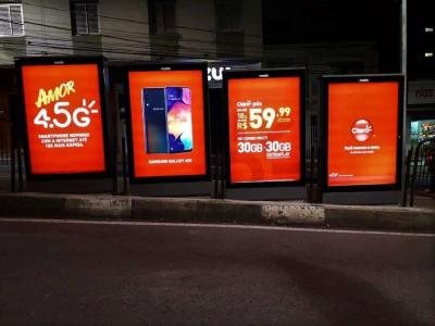 中国 元のサムスンのパネル2500のNit 65inch屋外のデジタルの表記 販売のため