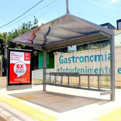 中国 2500Nits 49インチの倍はLcdのトーテムのデジタル屋外表記味方する 販売のため