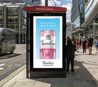 中国 ショッピング モールのための高い明るさ2000のNit 65のインチLCDの防水屋外のデジタル表記 販売のため