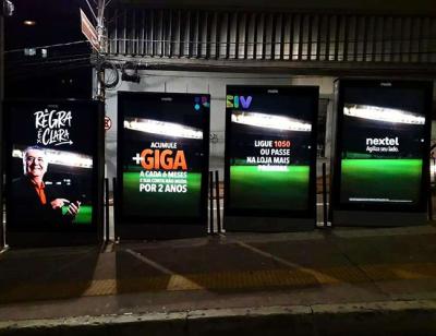 中国 バス待合所のための元のLG 49のインチ2500nitsの屋外の二重側面LCDデジタルの表記 販売のため