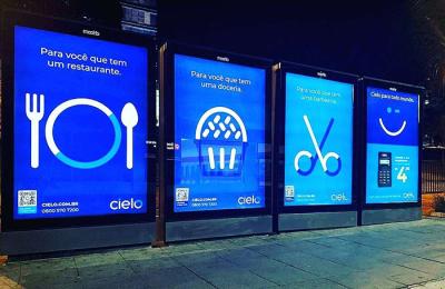 China De tela táctil da propaganda do jogador do suporte Signage exterior apenas para o abrigo de ônibus à venda