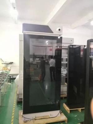 中国 良質の55インチの上のカメラとの屋外のデジタル広告の表記2500nitsの明るさ 販売のため
