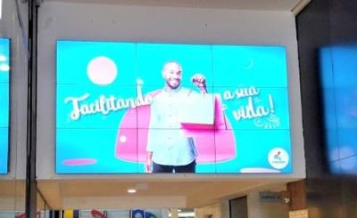 China Origineel LG 55 Duim2x2 Lcd Videomuur 250 Netenhelderheid met 3.5mm Vatting Te koop