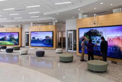 중국 55 인치 실내 벽면은 브래킷 늑골  상자 450 시디 / 스큐텀 말 탄 디지털 신호 Lcd 텔레비전 화면을 무티드 판매용