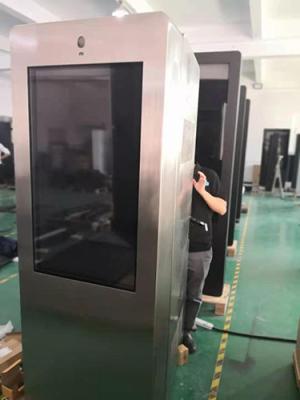 China Prenda impermeable liendres Lcd de 65 pulgadas 1920x1080 2500 que hacen publicidad de la exhibición en venta