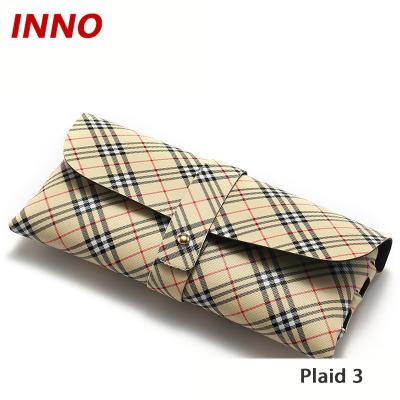 China Inno-R017 2022 New Design Ready Stock Black and White PVC Leather Lattice Pattern Soft Clutch Bag, Custom Logo, Eco-Friendly for sale