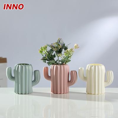 China Inno-As014 Plastic Vase for Dry and Wet Flower Arrangement for sale
