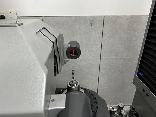 Microscope inspection of tungsten carbide tools