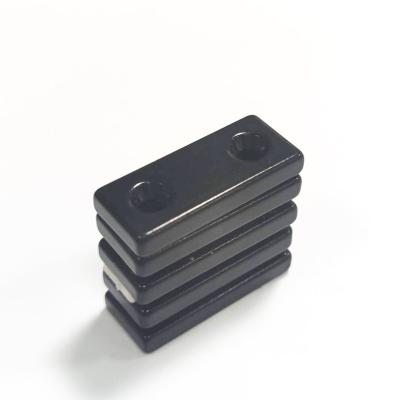 Cina Magneti industriali al neodimio rivestiti di nichel nero permanente RoHS in vendita