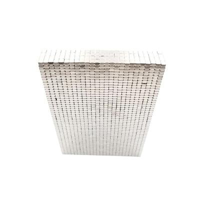 Cina Magnete in polvere metallurgica rivestiti Ni-Cu-Ni per turbine eoliche - Gradi da N38SH a N52UH in vendita