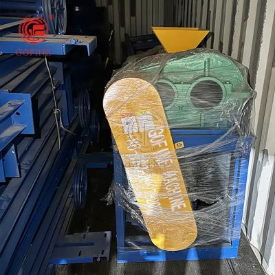 China Room Natural Temperature Double Roller Organic Fertilizer Granulator Machine With Stainless Steel for sale