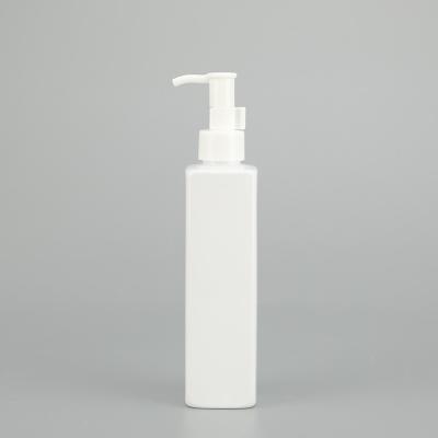 China Garrafas de PET transparentes de várias capacidades para uso diário à venda