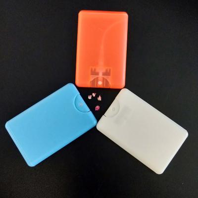 Китай Круглые блестящие бутылки с PET лосьоном с ультрафиолетовым электроплатированным крышкой / воротником для жидкого ухода за кожей продается